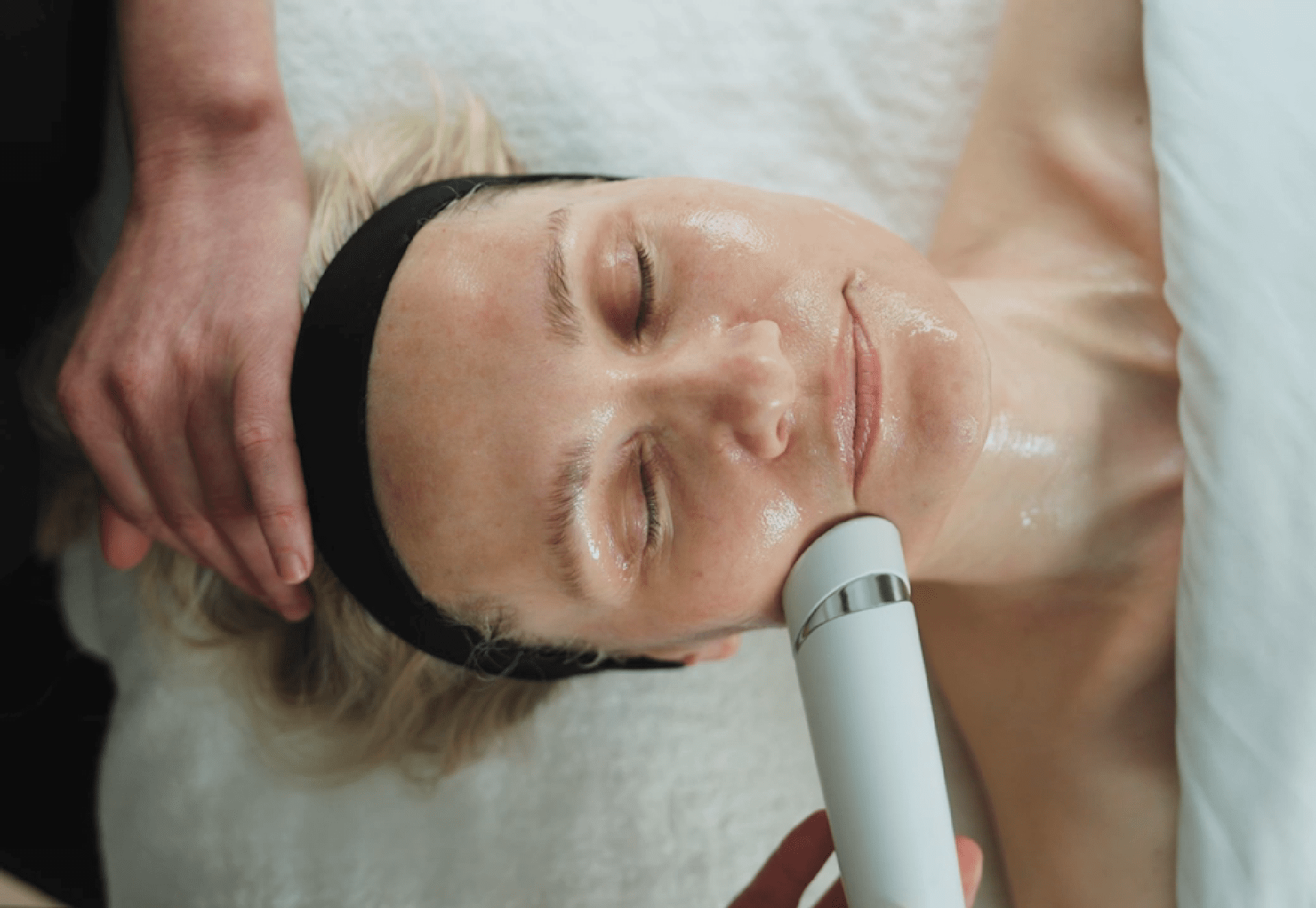 Reviews – SKORR|GLOW – Ultimate 6-in-1 Skin Renewal